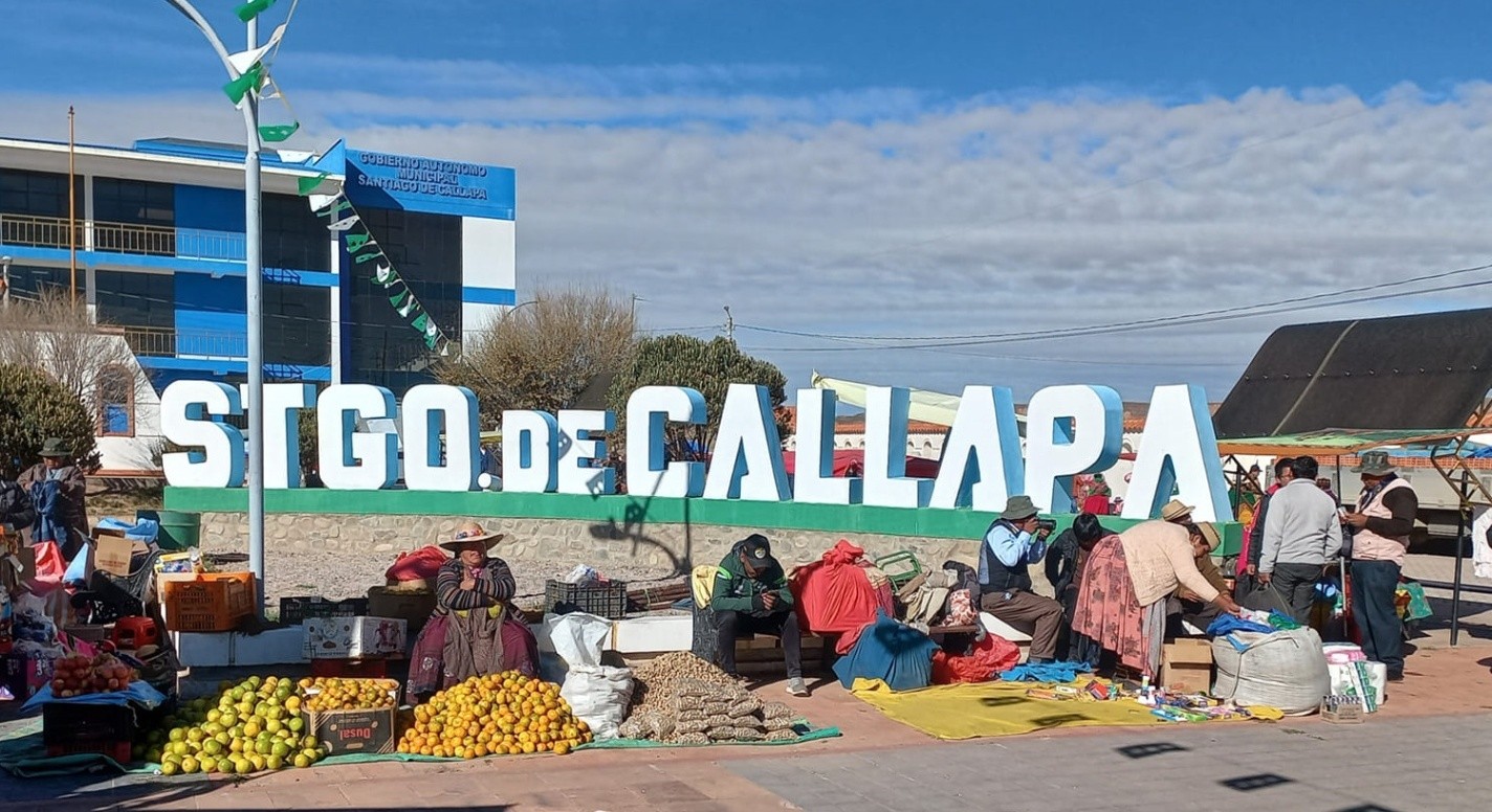 Santiago de Callapa ofrece una travesía turística con chullpares y ...